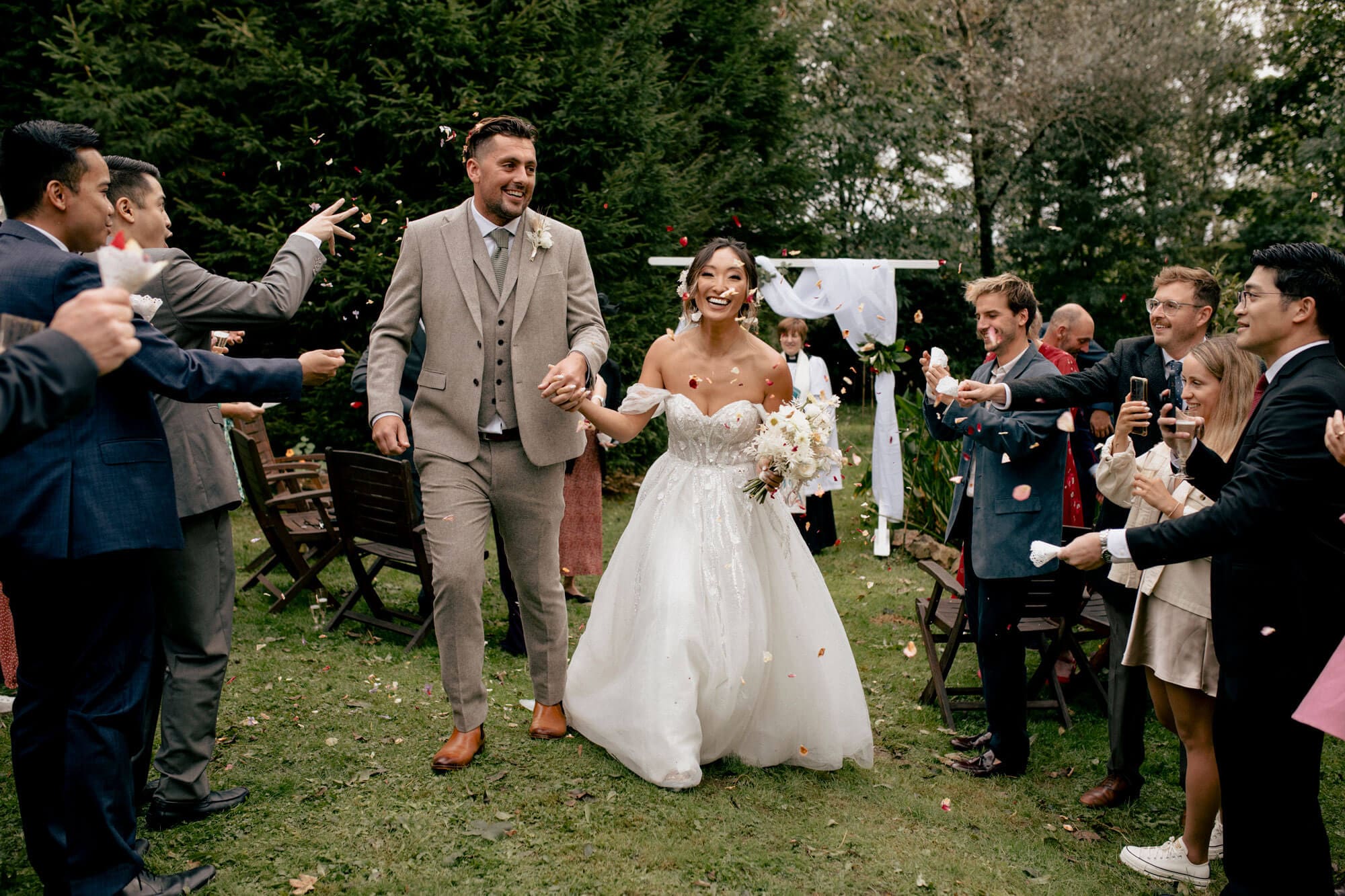 GUESTPIX Review | Best Wedding Hack: Digital Wedding Guest Book